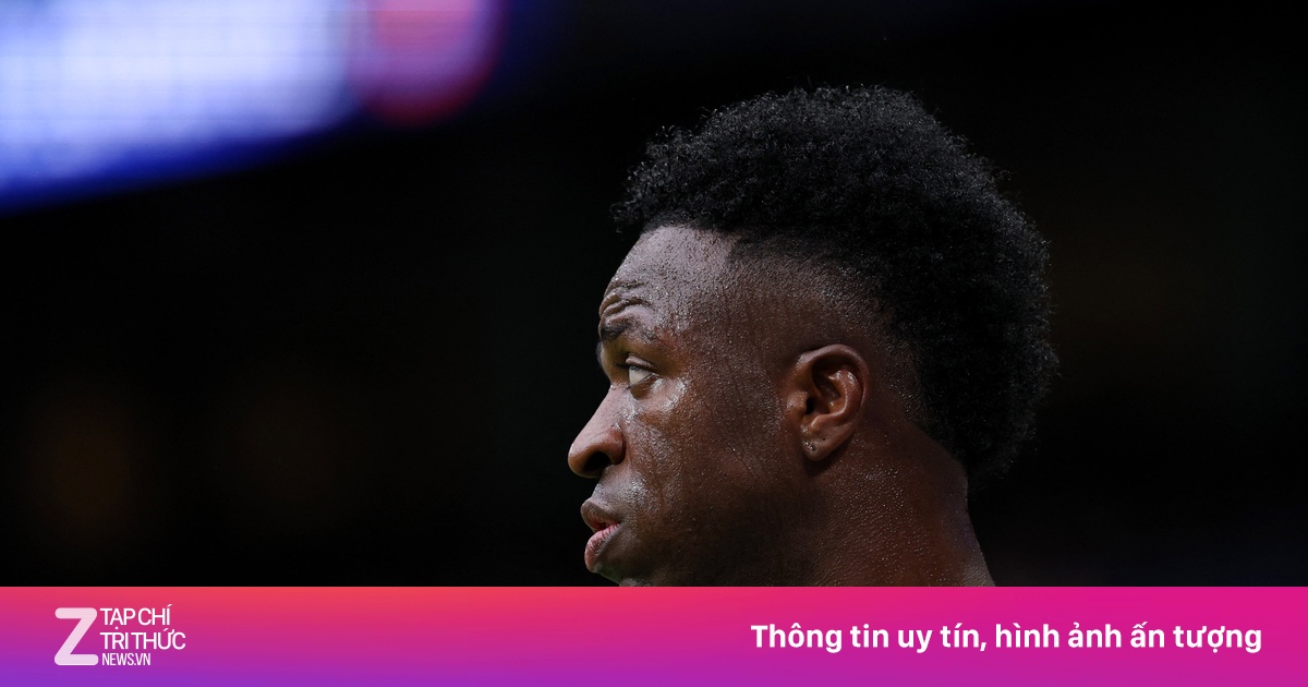 Vinicius leaves Real after long slide in Golden Ball