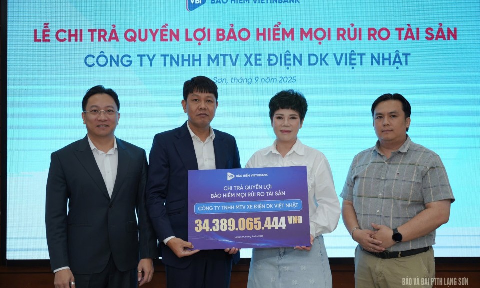 Chi trả trên 34 tỷ đồng quyền lợi bảo hiểm cho Công ty TNHH MTV Xe điện ...