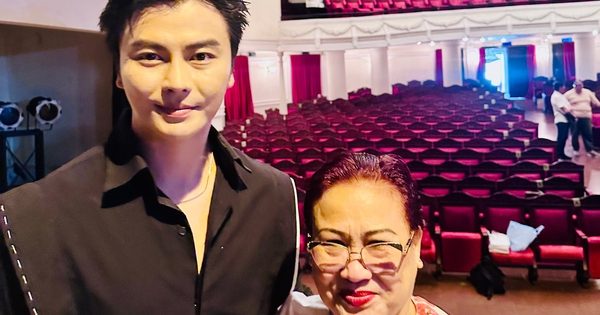 „Blood Pen“ von Schriftsteller Vu Hanh auf der Bühne