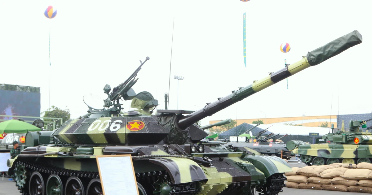 The T-54B symbolizes Vietnam's determination to modernize its armored ...