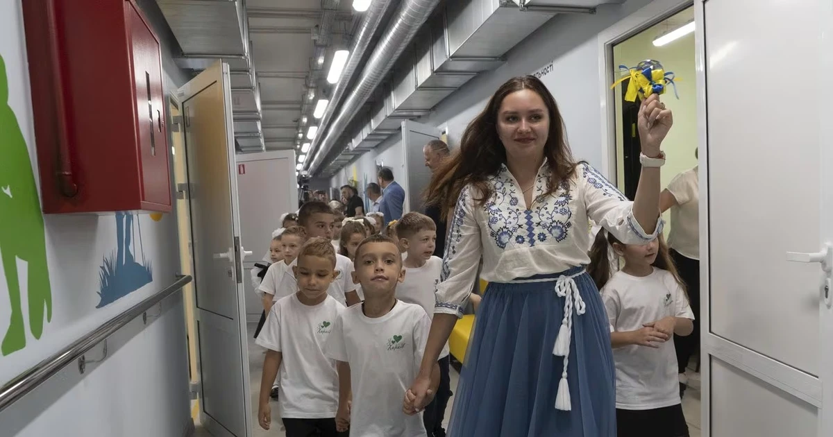 Ukrainian students start school underground
