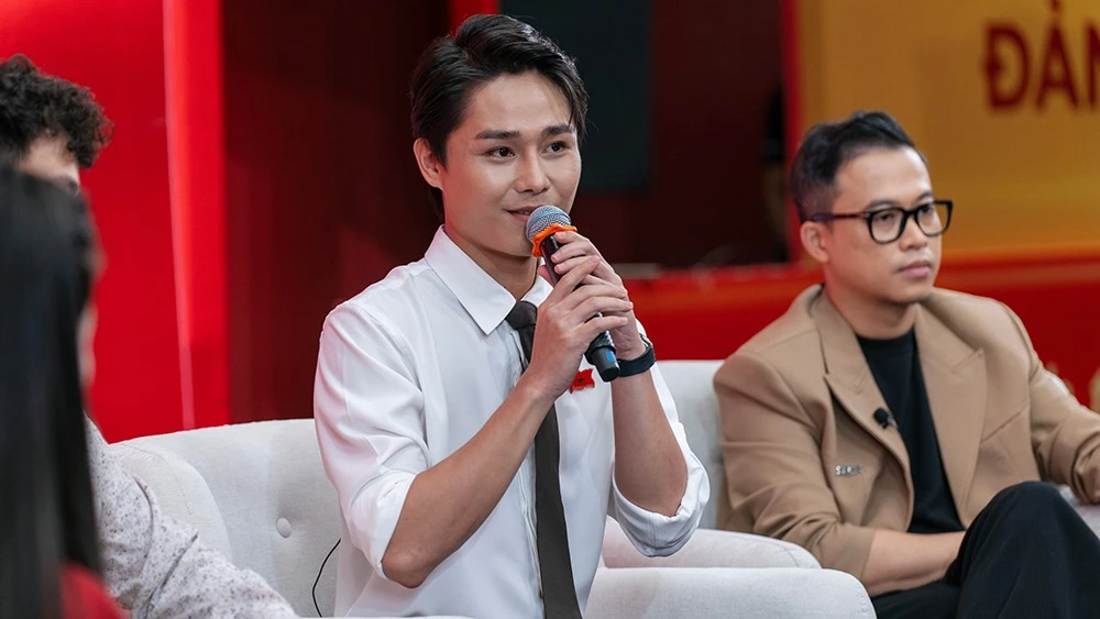 Musician and singer Tang Duy Tan: “Traditional music helps me reach out ...