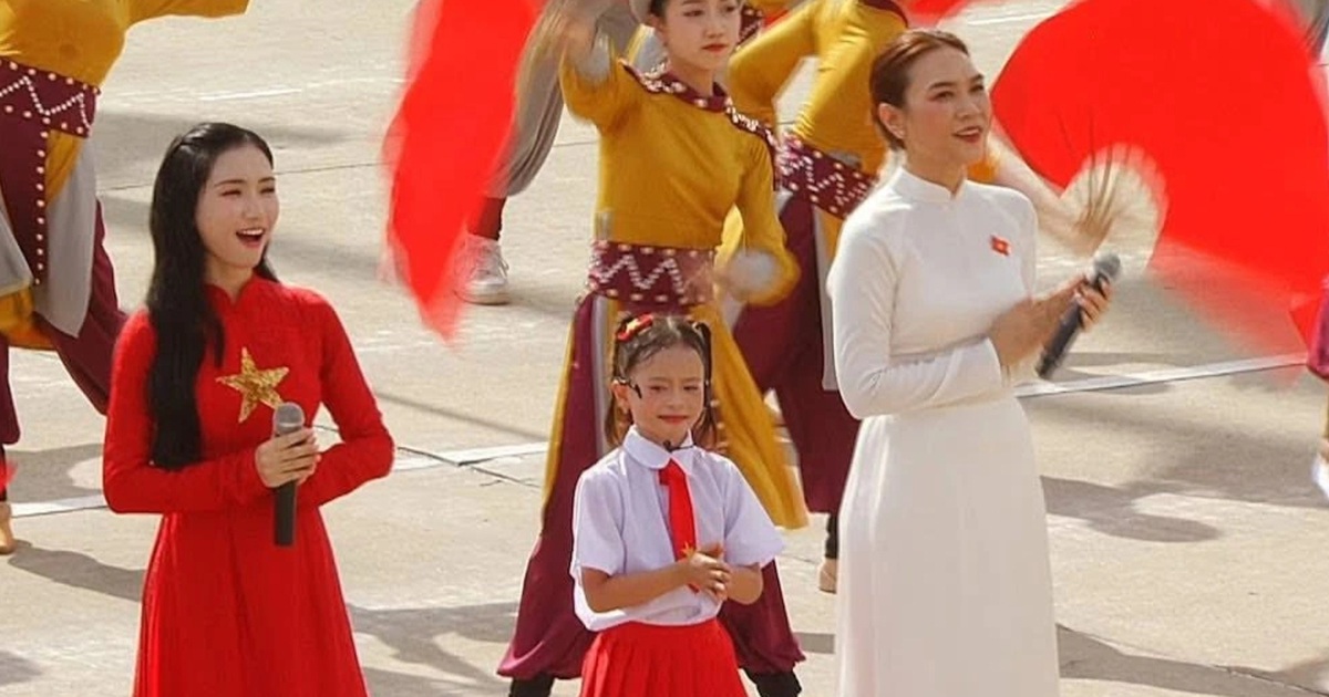 7-year-old girl sings at A80: Wishes from the principal and backstage ...