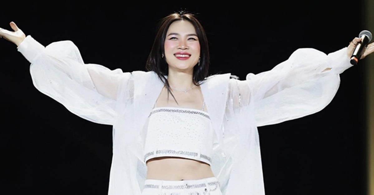 10 points for singer My Tam for handling the 'incident' during last ...