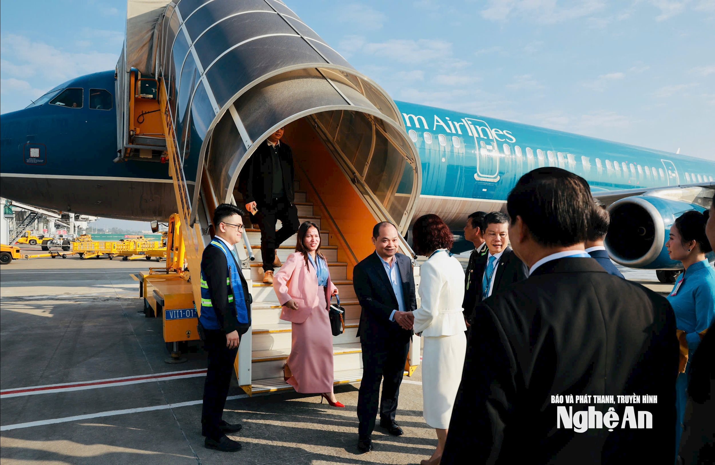 Welcoming the first flight in 2026 at Vinh International Airport.