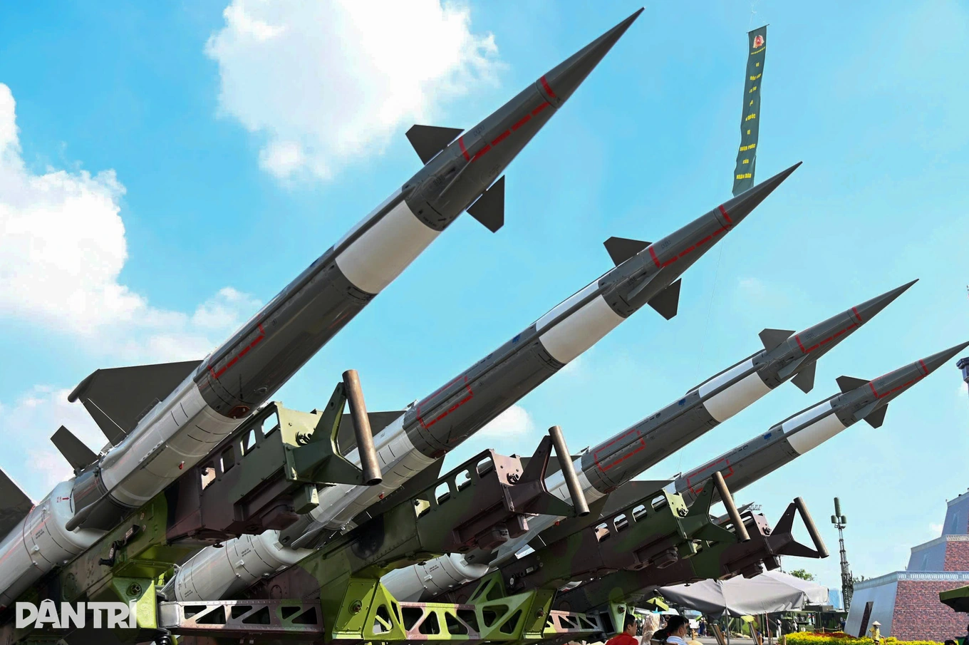 A series of "made in Vietnam" military equipment to be revealed in 2025 ...