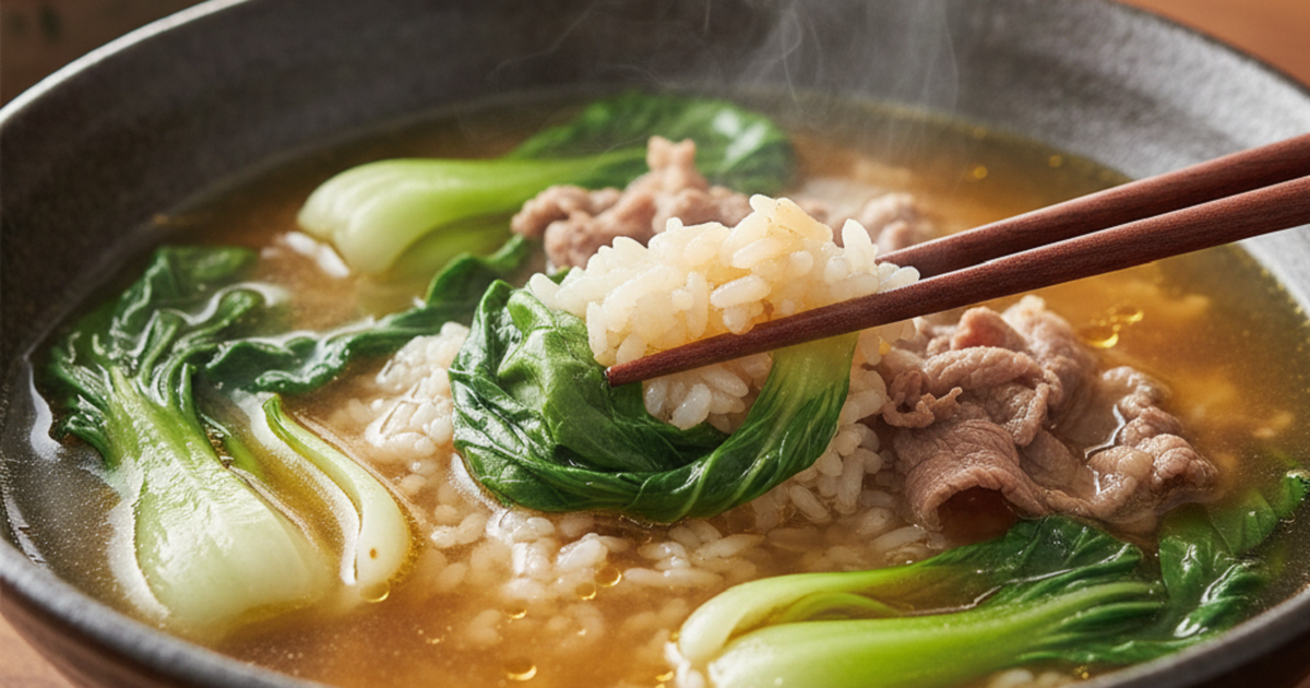 ¿El hábito de verter la sopa sobre el arroz afecta la digestión o el peso?