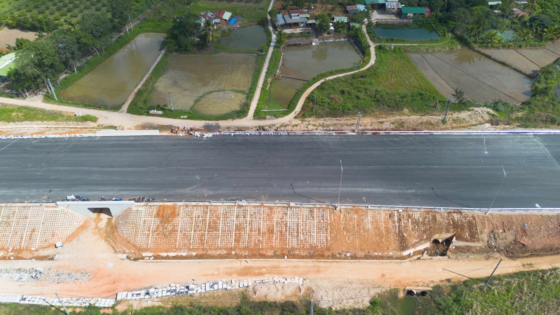 Autoroute Khanh Hoa - Buon Ma Thuot : Ouverture technique et achèvement ...