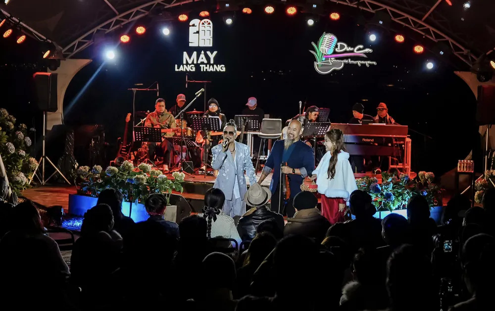 The "Cay" street music night accompanies the "Warm Clothes for School ...