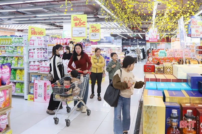 As Tet approaches, commercial and service credit accelerates.