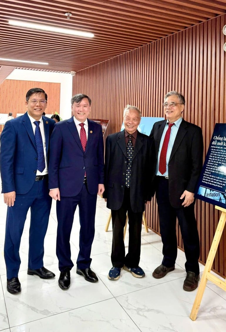 Opening of the exhibition space "Under the Glorious Banner of the Party ...