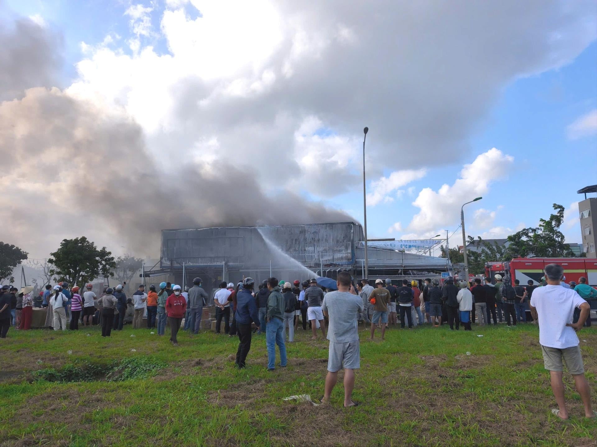 Fire in Hoa Xuan ward was brought under control in time.