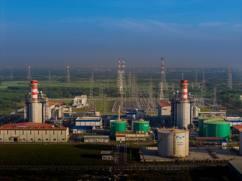 Operating the first LNG power plant in Vietnam.