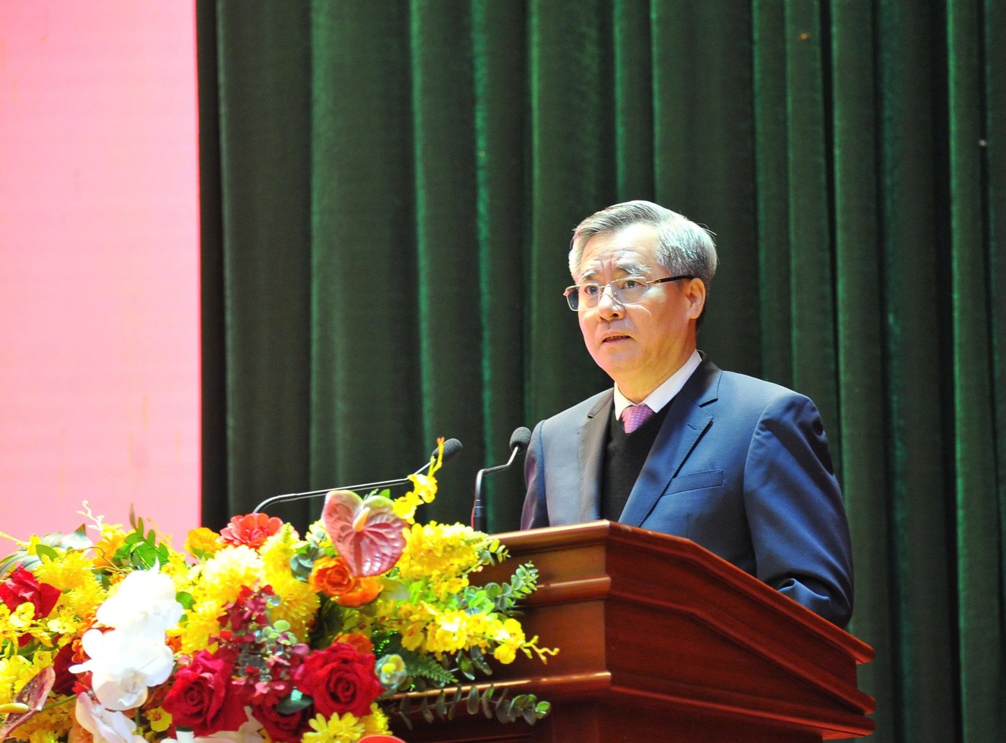 Le Secrétariat du Comité central a affecté et nommé le camarade Vu Hoang Anh au poste de ...