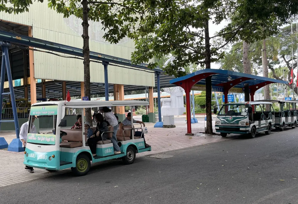 TPHCM cho lắp đặt tủ đổi pin xe máy điện trên vỉa hè