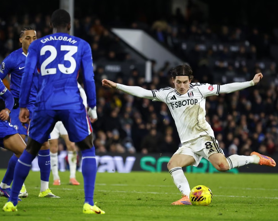 Cucurella receives a red card, Chelsea are defeated by Fulham.