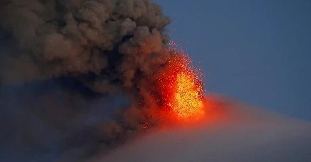 Mayon volcano 'awakens', Philippines urgently evacuates nearly 3,000 ...