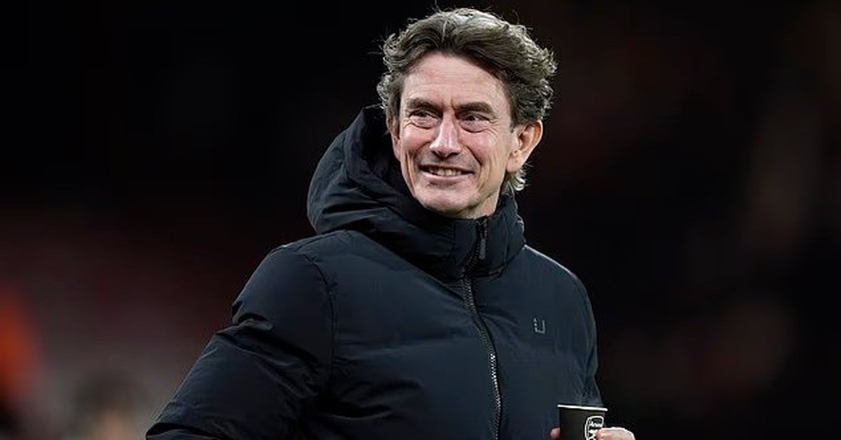 Tottenham manager heavily criticized for drinking water from an Arsenal ...
