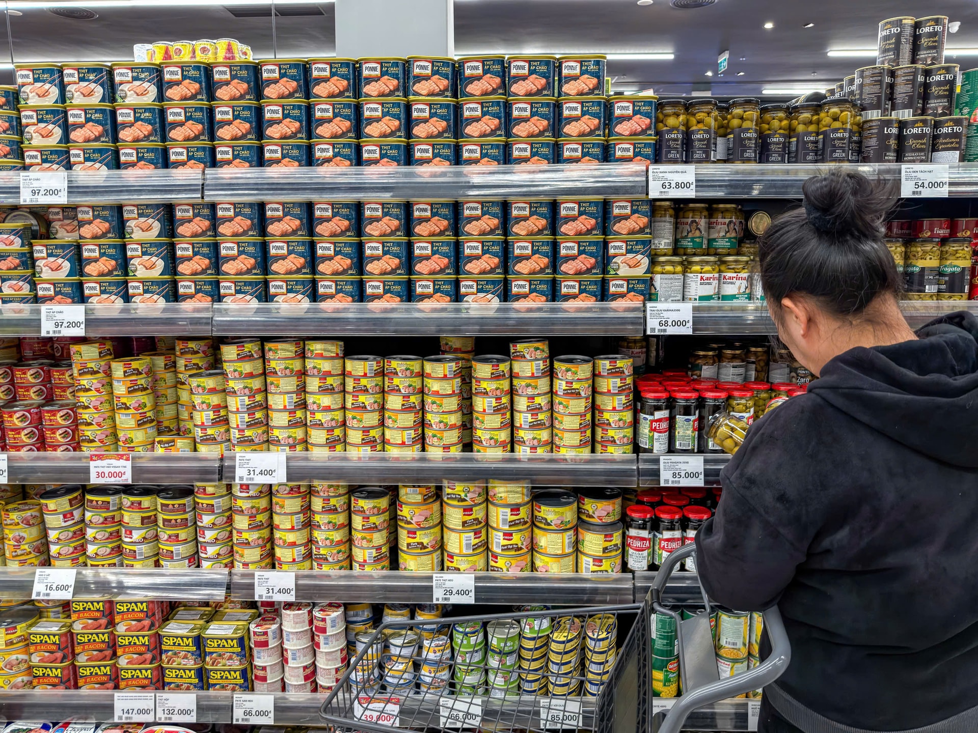 Products from Ha Long Canned Food Joint Stock Company are 'absent' from ...