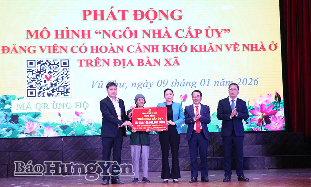 Vu Thu Commune: Donates 100 million VND to support Party members facing ...