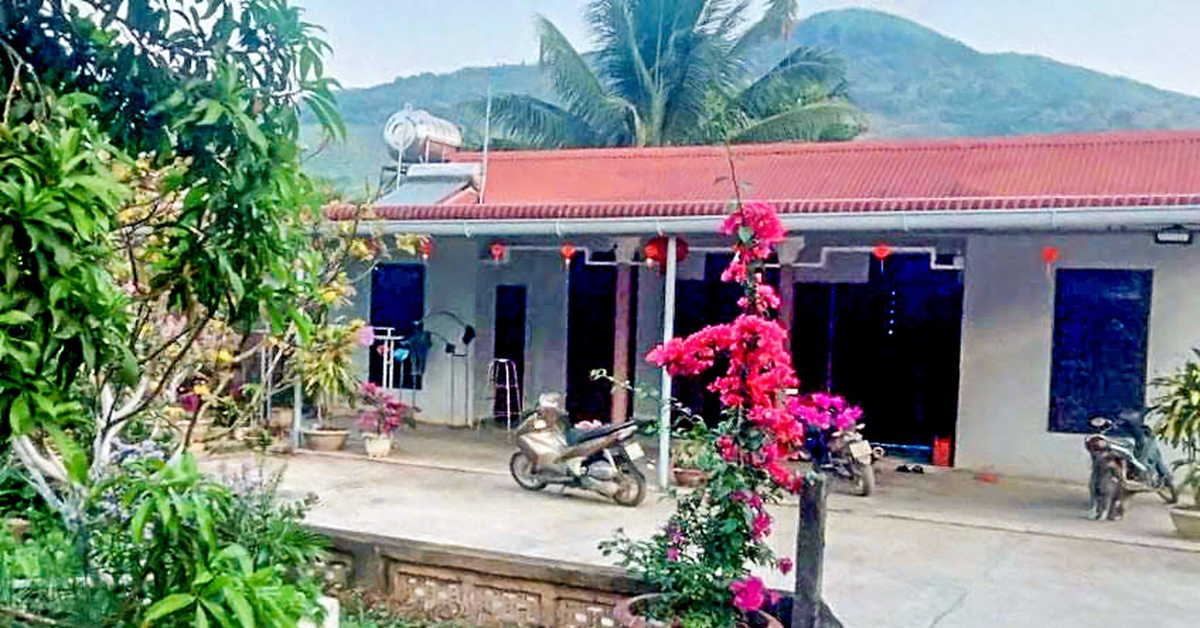 Chúng tôi chắp lại mái nhà