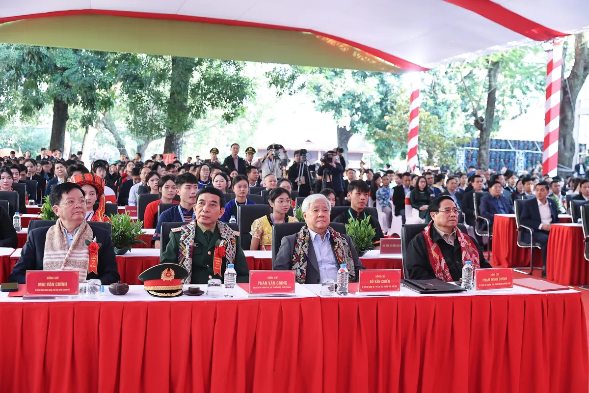 The Prime Minister attended the groundbreaking ceremony for three ...