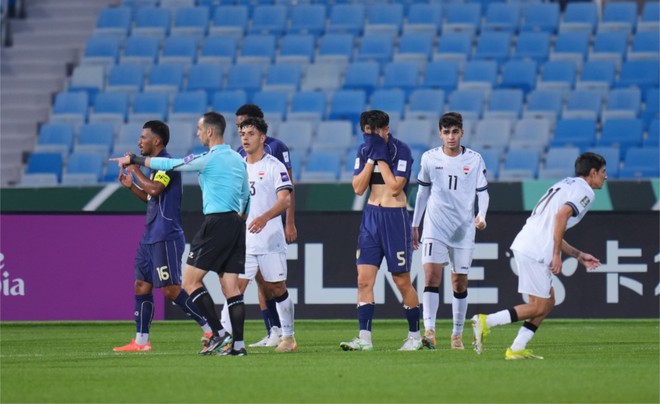 Thailand U23 narrowly avoided defeat against Iraq, clinging to a slim ...