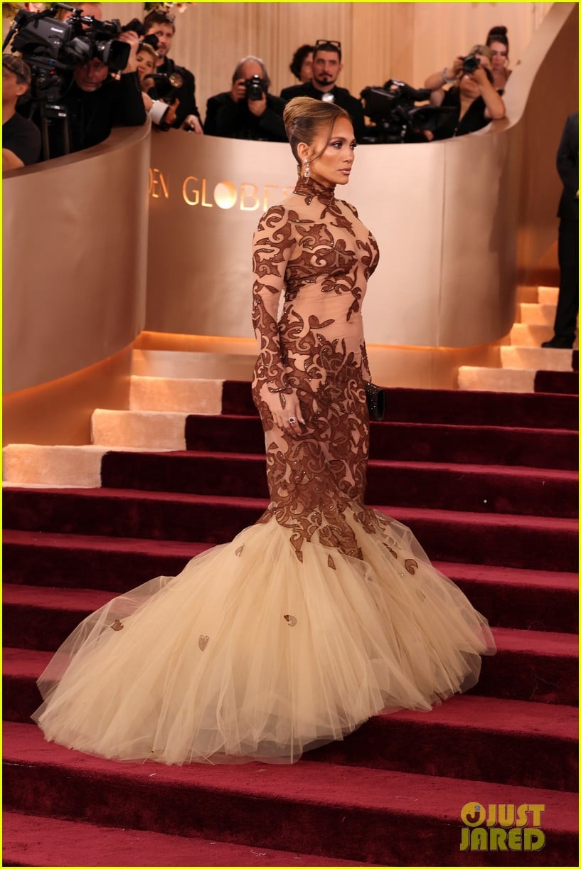 Jennifer Lopez, ອາຍຸເກືອບ 60 ປີແລ້ວ ...