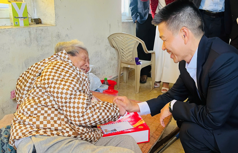 A delegation from the Ministry of Health visits and extends New Year ...