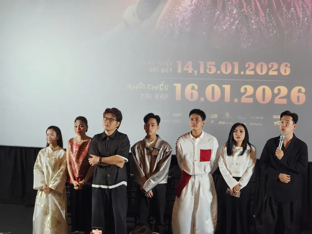 "Dad, I'll Tell You" celebrates Vietnamese circus art.