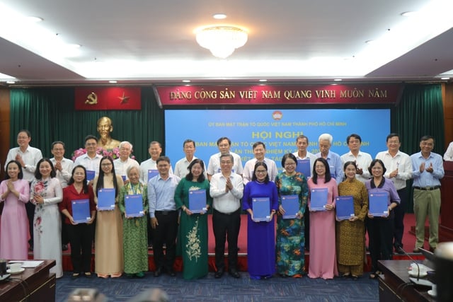Le Front de la Patrie du Vietnam de Hô Chi Minh-Ville doit être ...