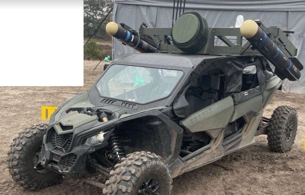 Ukraine tung 'thợ săn' UAV cải tiến từ xe địa hình mang tên lửa Hellfire