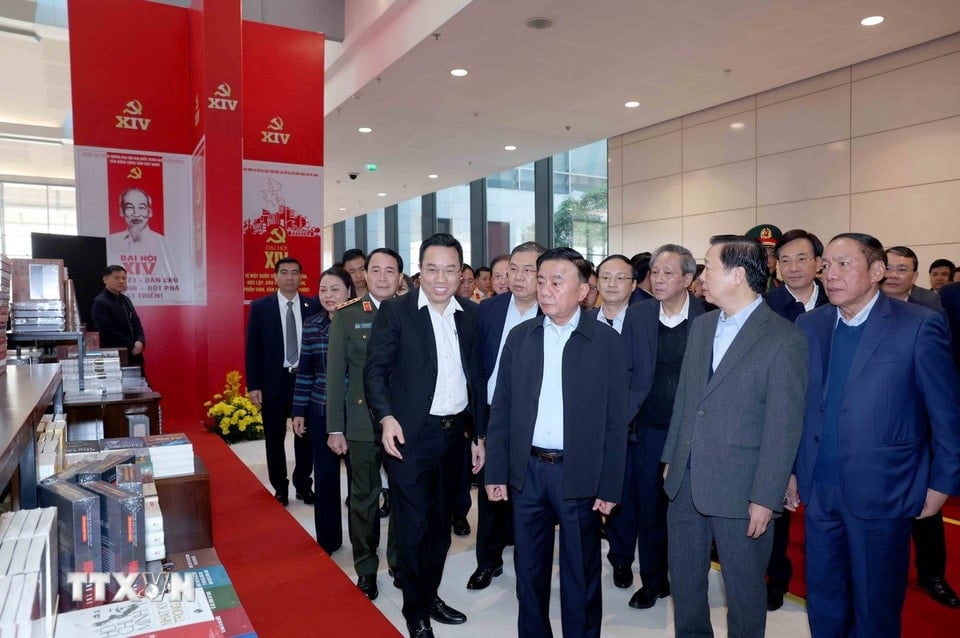 Tran Cam Tu, Standing Member of the Secretariat of the Central ...