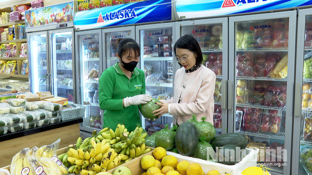 Farmers in Ninh Binh are competing in production to celebrate the 14th ...