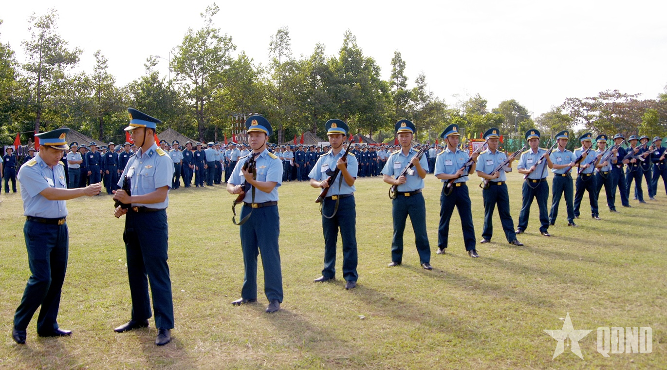 The 377th Division organized a competition on combat training ...