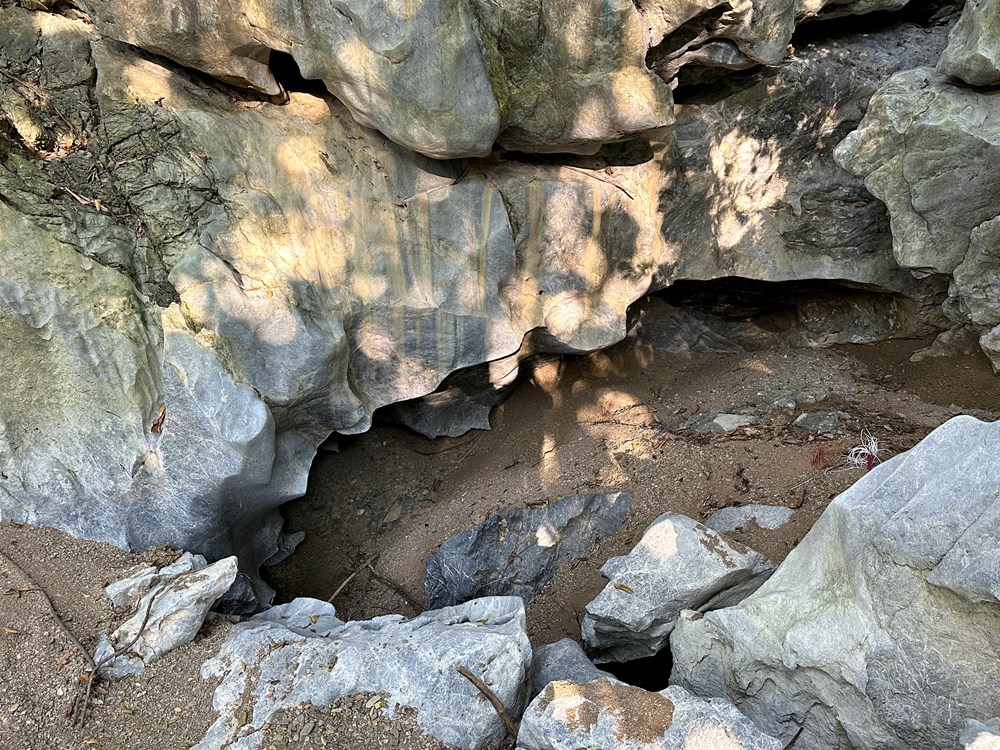 The mysterious "dance" of sand in Cat Dun Cave in Ninh Binh.