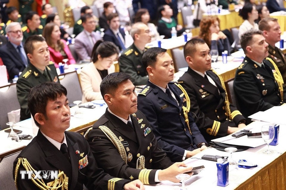 Prime Minister Pham Minh Chinh: Complete the clearing of all land ...