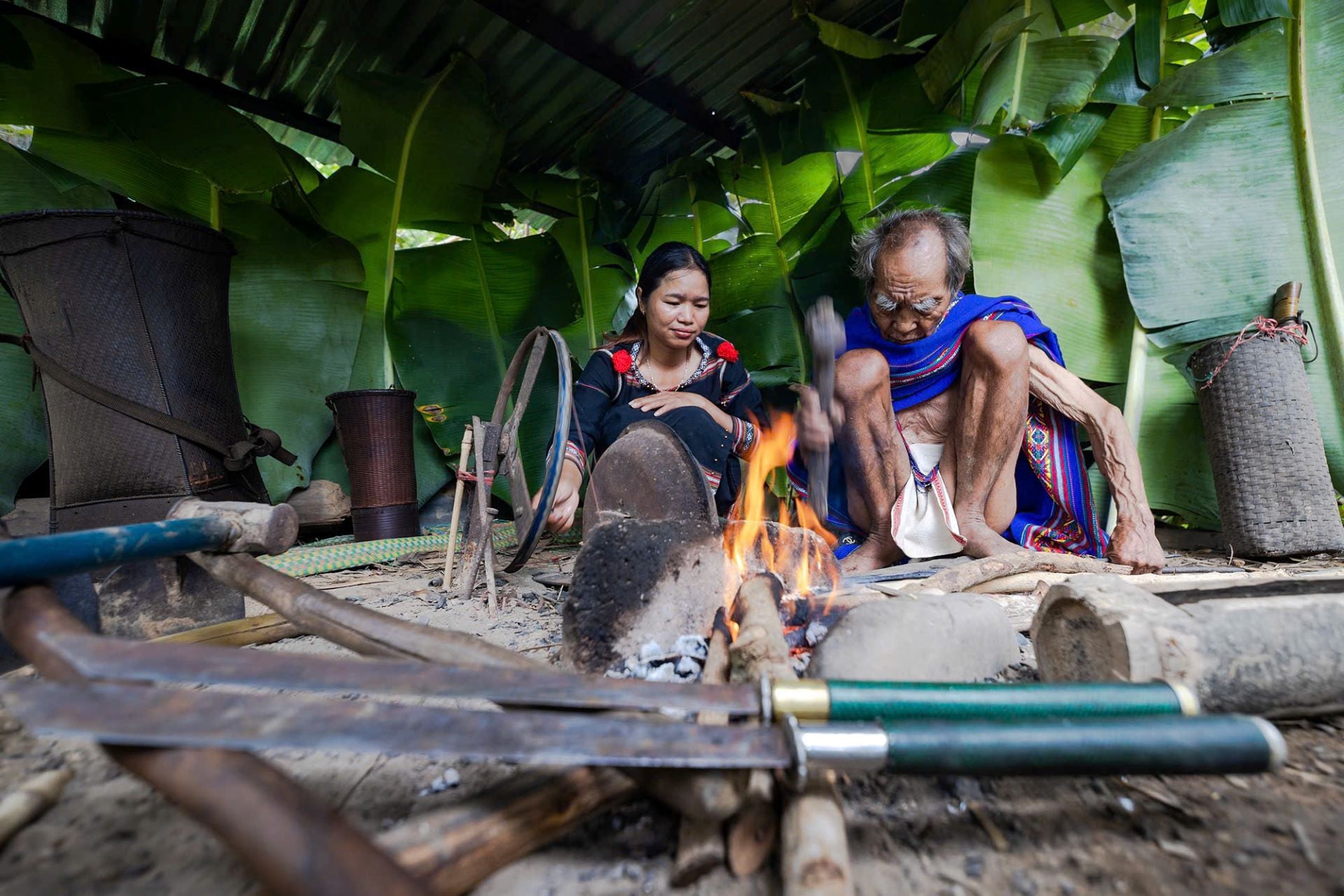 A centenarian artisan keeps the flame of traditional Ba Na culture alive.