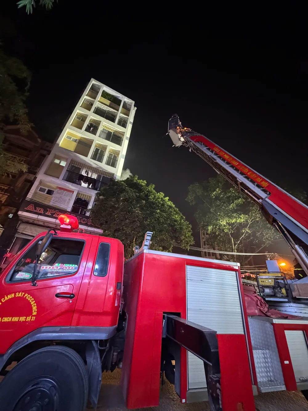 Hanoi: One suspect detained in guesthouse fire case.
