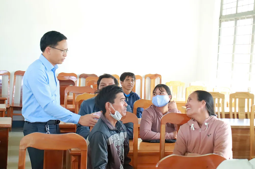 Gia Lai: Landübergabe für den Bau eines Umsiedlungsgebiets für Menschen ...