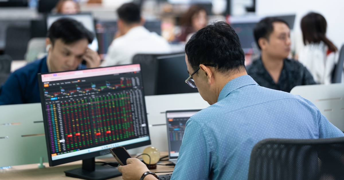 Stocks rose nearly 41% a year, so why are many people still losing money?