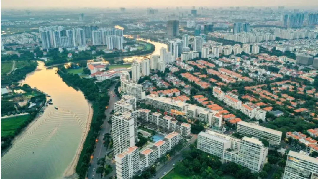 Ho Chi Minh City is urgently reviewing and compiling data on public ...