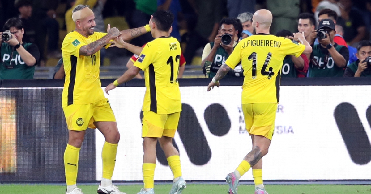 Malaysischer Spieler, der sich illegal die malaysische ...