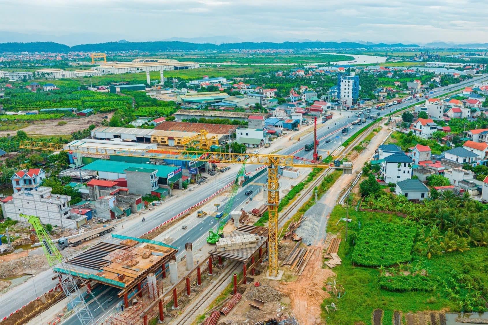 Growth marked by innovation in development models.
