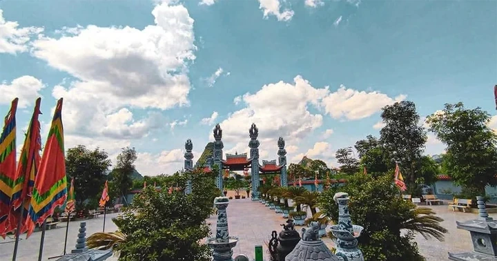 Temple de Dong Son - Légende de la Déesse Mère des Montagnes