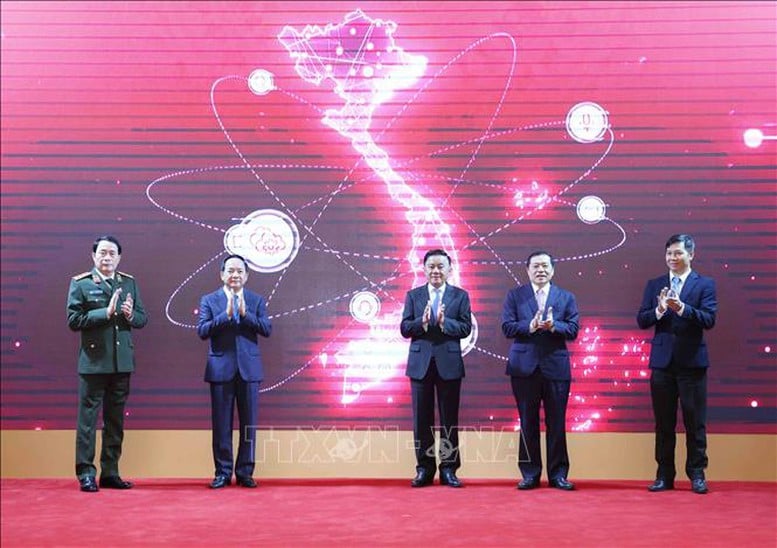 Speech by the Standing Committee of the Party Central Committee at the ...
