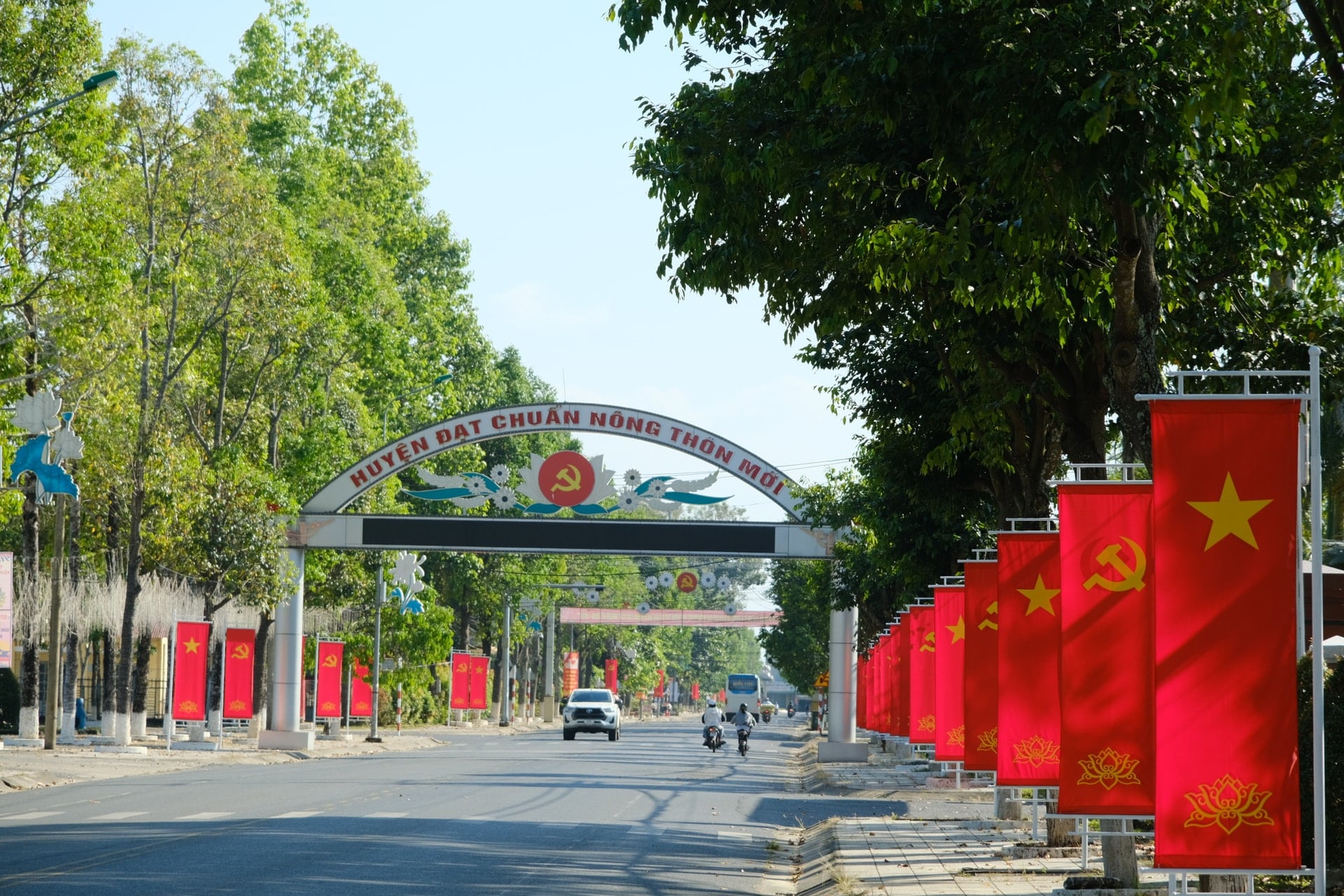 Localities in the southern remote areas of Lam Dong province look ...