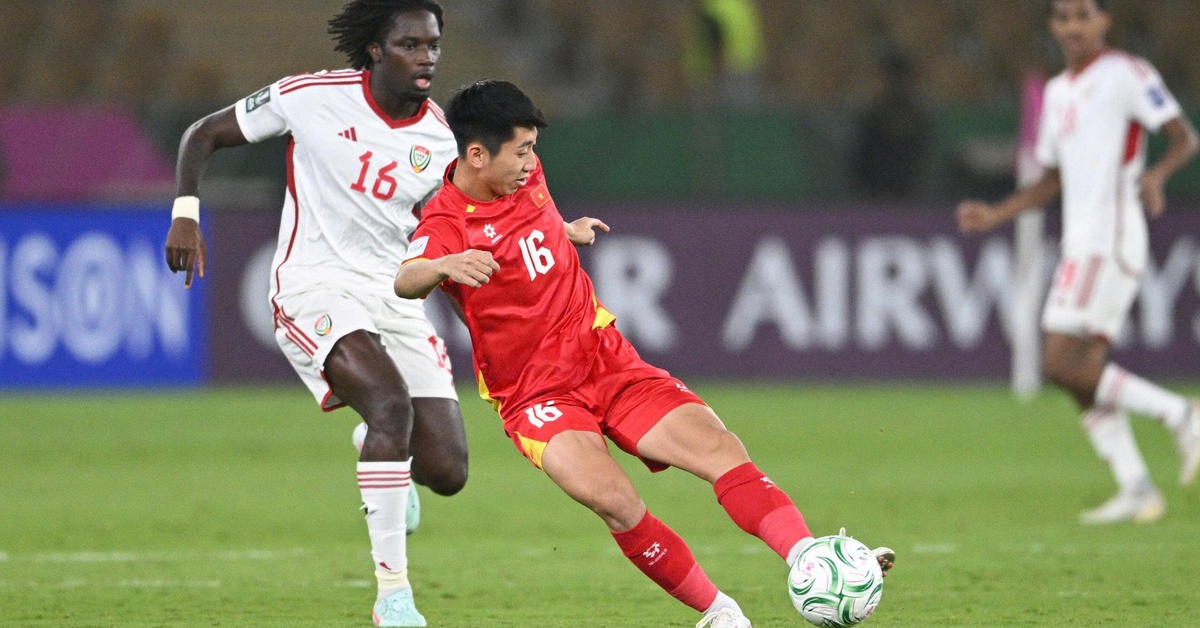 Vietnam U23 vs UAE U23 (first half) 1-1: Junior equalizes.