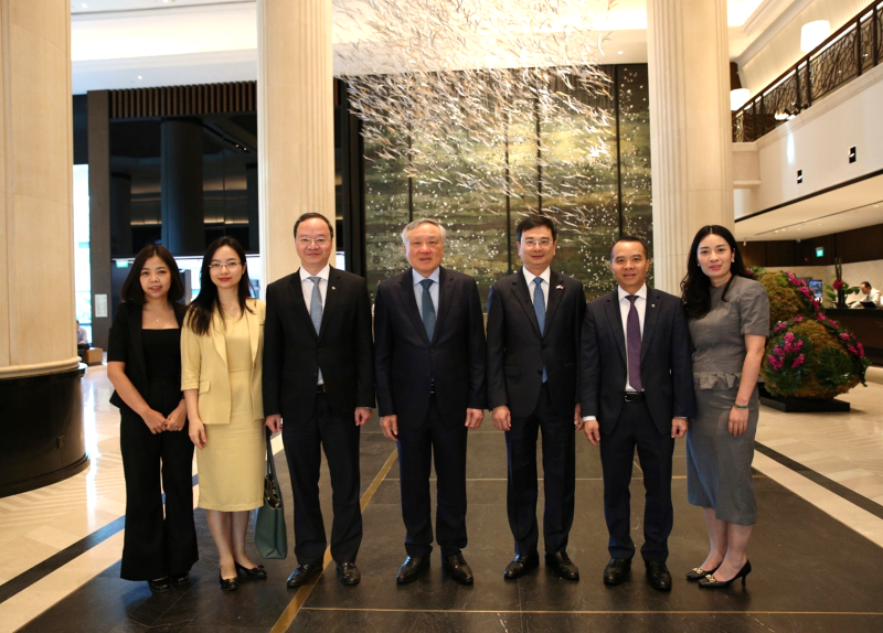 Vietcombank participated in the delegation led by Deputy Prime Minister ...