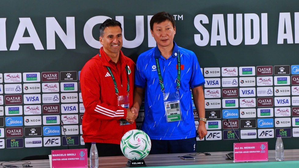 AFC tercengang ketika pelatih Kim Sang-sik mengungkapkan taktik brilian ...